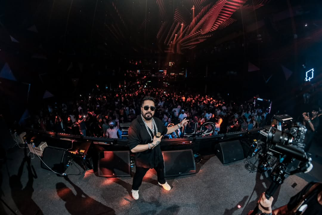 Best Night Club in Hyderabad | Night Life in Hyderabad | Quake Arena