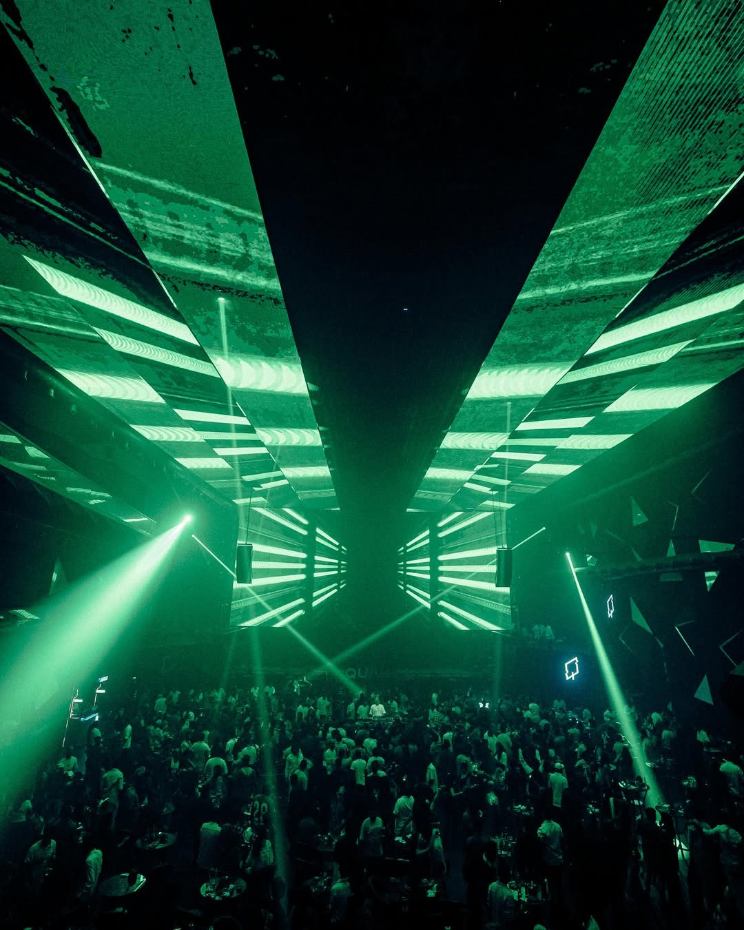 Best Night Club in Hyderabad | Night Life in Hyderabad | Quake Arena